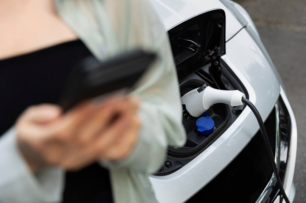 Precios de los seguros para coches eléctricos e híbridos | Arpem